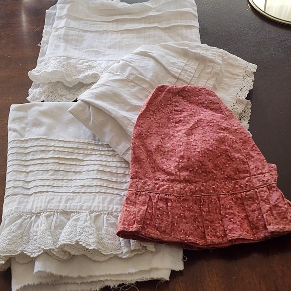 Other | Vintage White Lace Trimmed Linens And Pink Textured Fabric ...